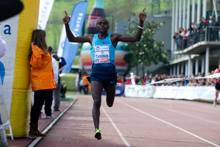 Timothy Toroitich y Hiwot Ayalew ganan el Memorial Muguerza | Deportes ...