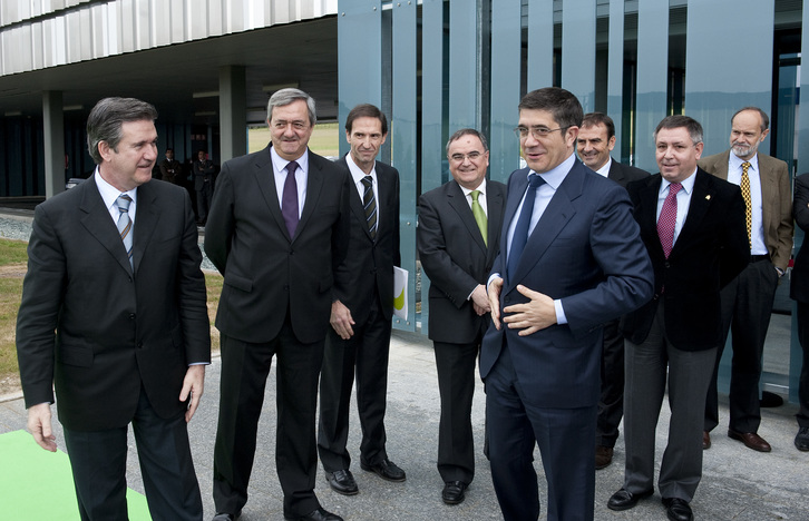 Patxi López: «Se ha buscado trabajo a más presos que a ediles ...