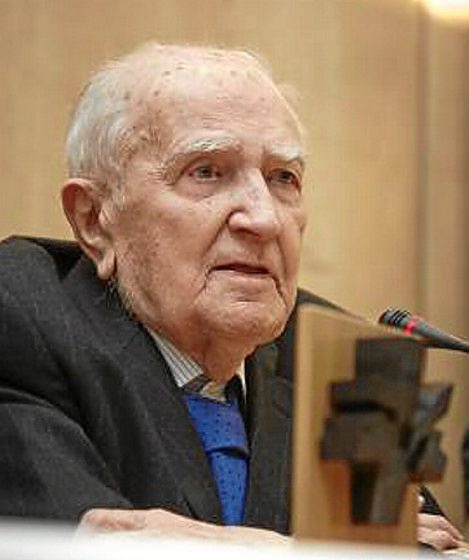 Fallece a los 98 años el jurista Adrián Celaya, patriarca del derecho ...