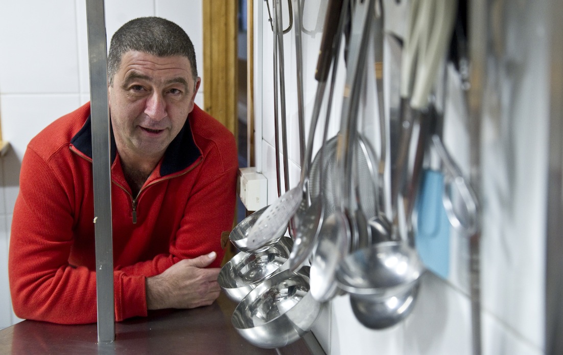 Jon Alonsok irabazi du Tene Mujika Saria, «Naparra» kasuaz idazteko ...