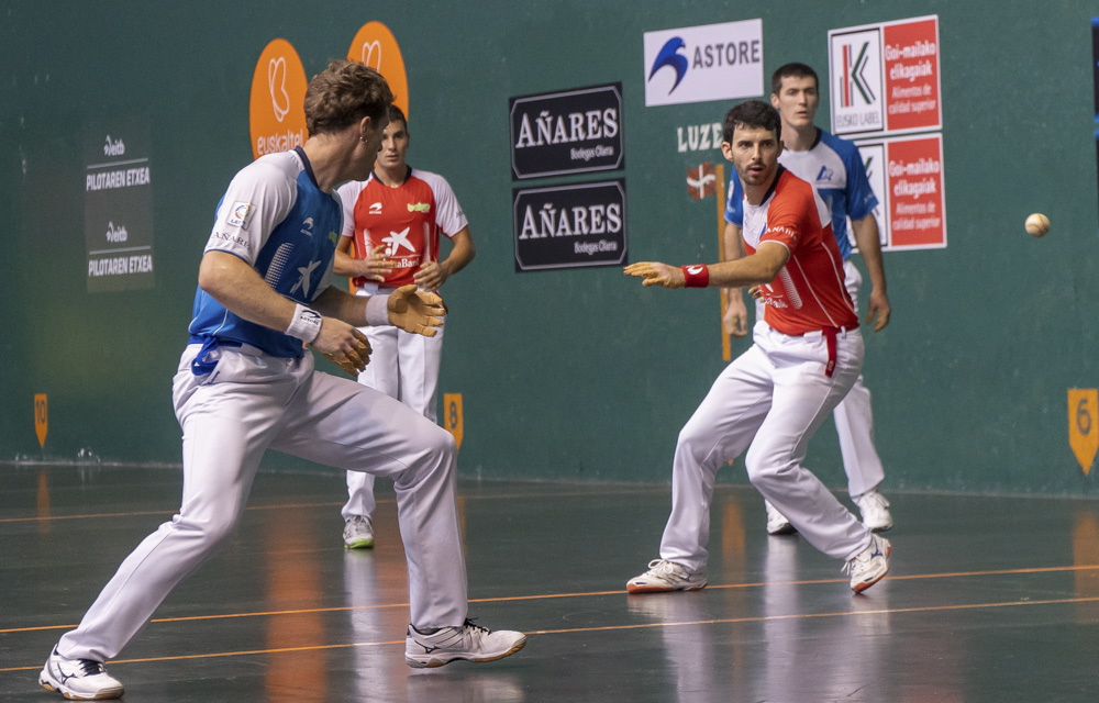 Altuna-Imaz saben remar contracorriente y comprimen la cabeza de la ...