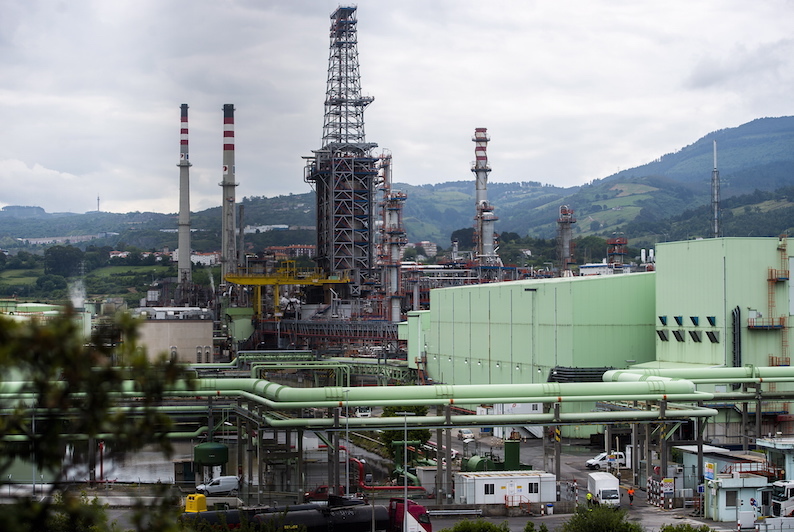 La empresa Petronor anuncia que perdió 140 millones de euros en 2020 ...