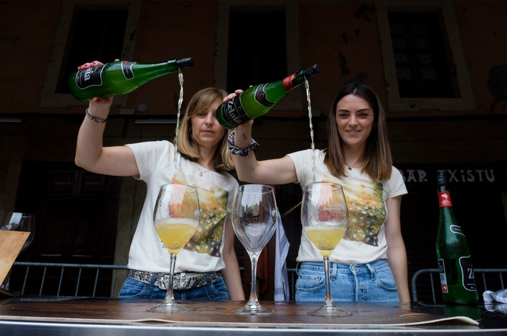 Azken sagar-uztaz gozatu dute milaka lagunek Donostiako Sagardo Egunean ...