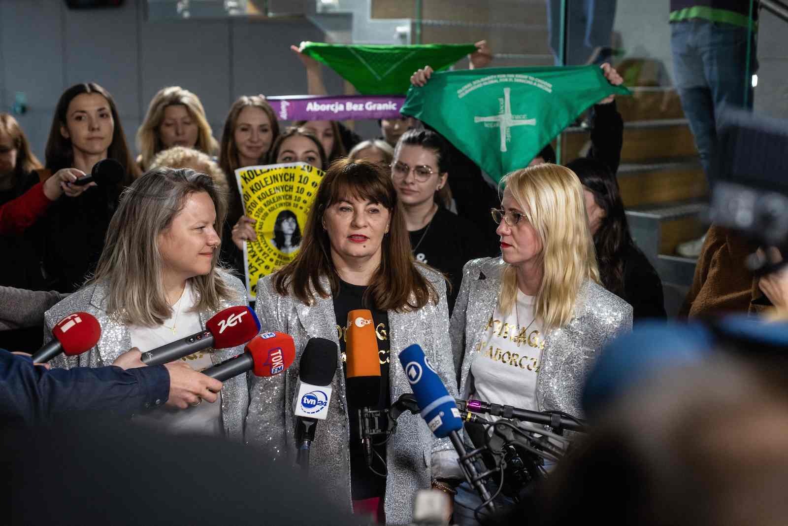 Un tribunal de Varsovia condena a una activista polaca por ayudar a ...