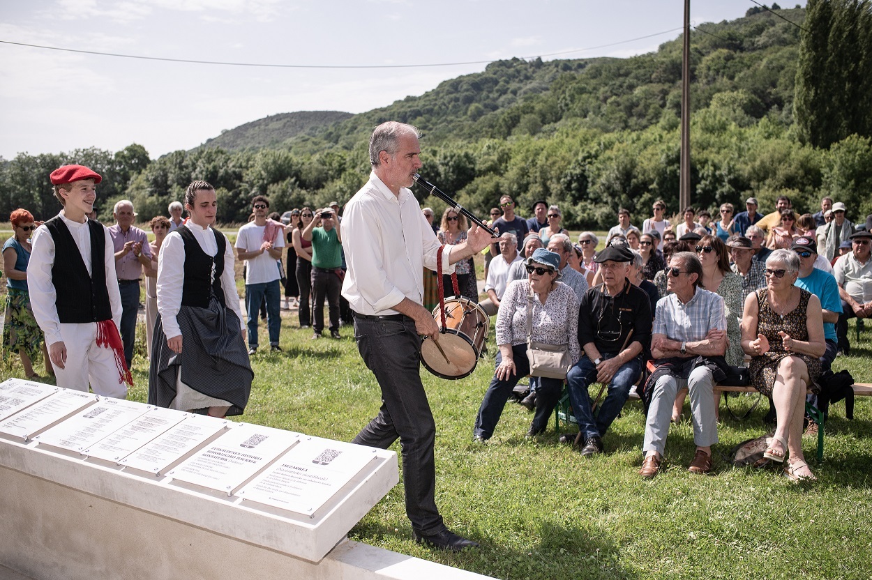 Saint-Pée : le mémorial du peuple basque inauguré | Euskal Herria ...