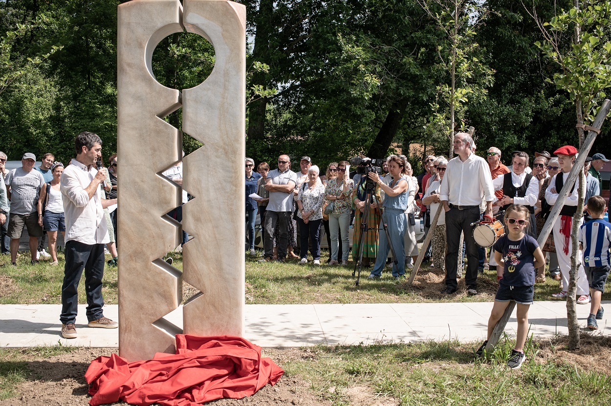 Saint-Pée : le mémorial du peuple basque inauguré | Euskal Herria ...