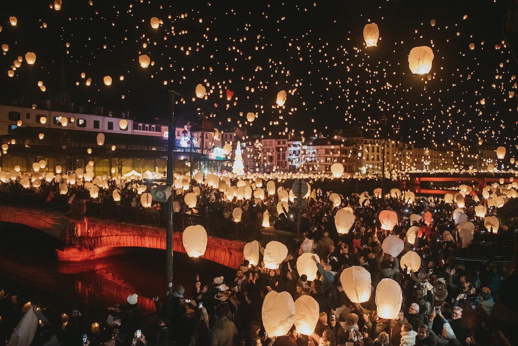 Olentzero badator, argiontziak badoaz | Euskal Herria | Naiz