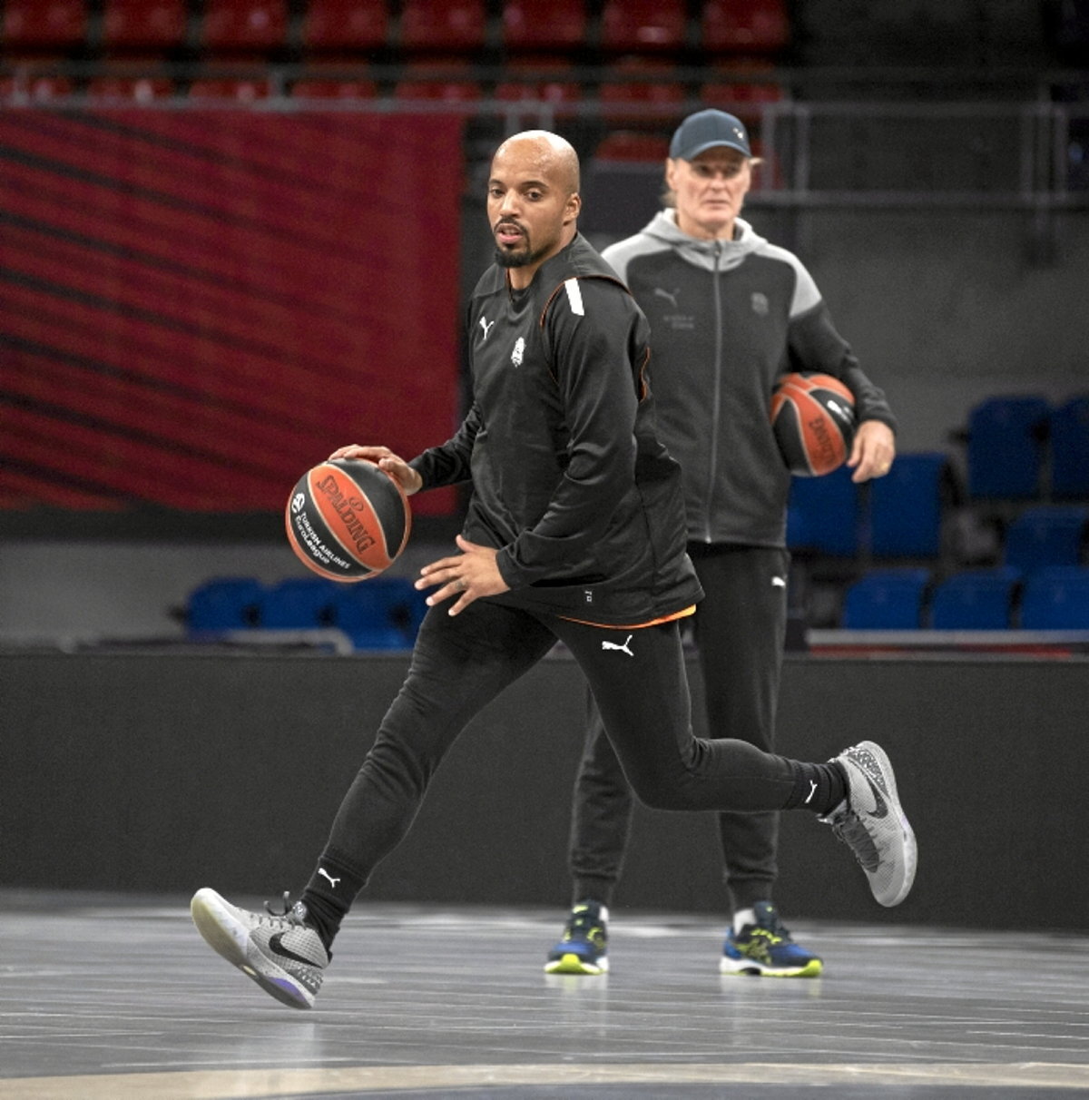 Llega Jordan Theodore, un buen segundo base | Kirolak | GARA Euskal ...