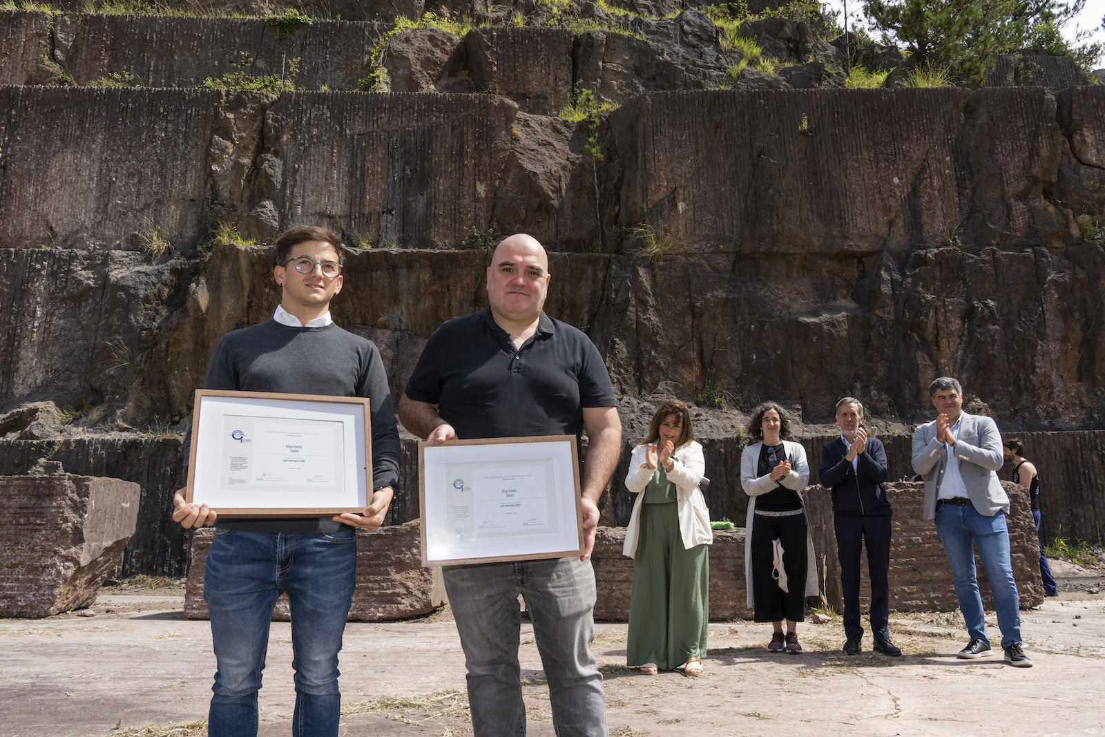 Geólogos internacionales reconocen el valor patrimonial de roca roja de ...