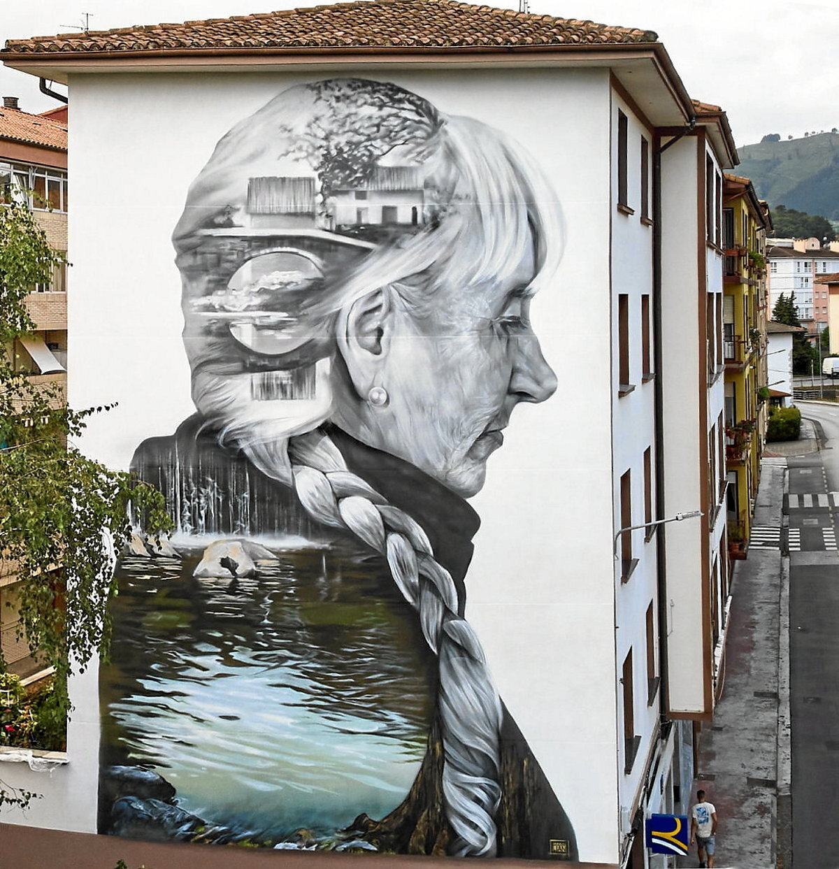 Beste mural ikusgarri bat margotu du «muraleslian»-ek Markinan, eta ...