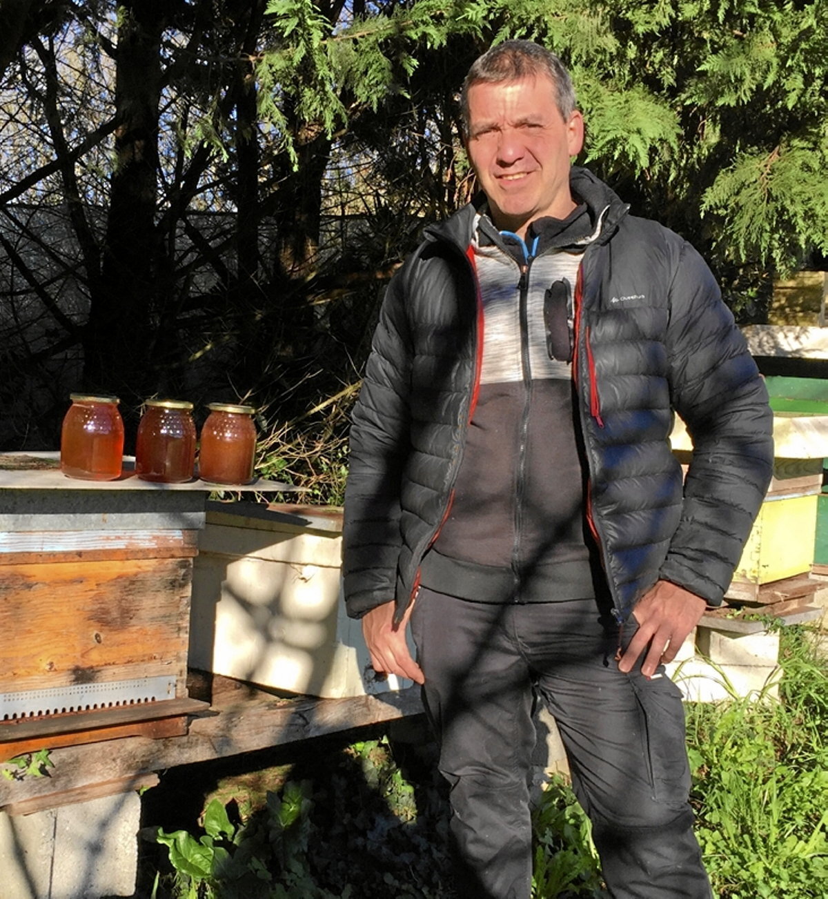 «La miel la producen las abejas, lo que yo hago es recolectarla ...