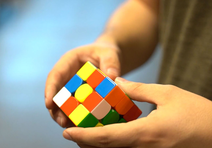 Los 50 años del cubo de Rubik, la obra de diseño convertida en juguete ...
