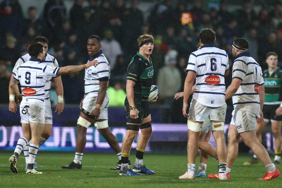 Henry Pollock, el flanker rubio, joven y duro de los Saints que aspira ...