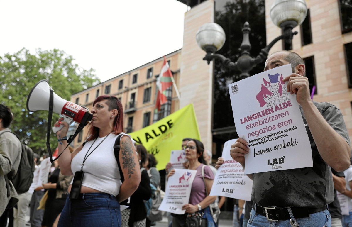 LABek uste du abalek diru publikoa esku pribatuetan jartzen dutela ...