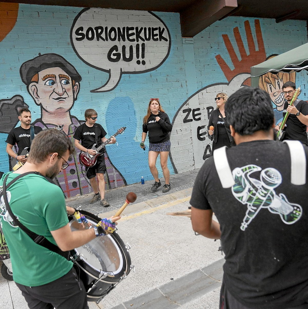 Bukaera indartsua hatortxuko gauei | Eguneko gaiak | GARA Euskal ...