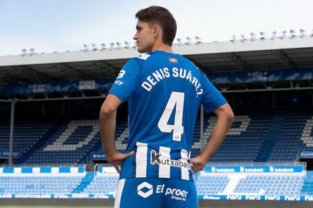 El Alavés, «tremendamente satisfecho» de poder tener a Denis Suárez en sus filas | Alaves | Naiz