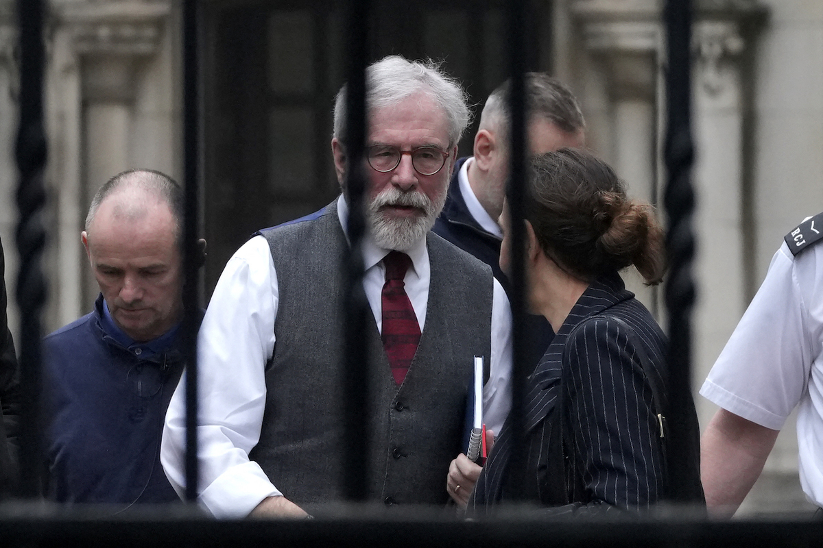 Gerry Adams niega su pertenencia al IRA en una demanda civil por daños ...