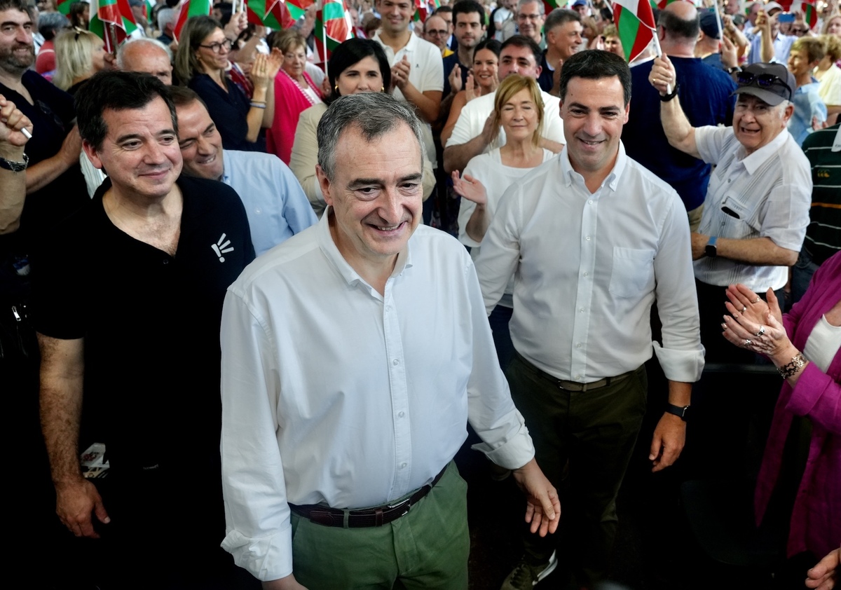 «Apaltasuna» aipatu arren, harro azaldu da EAJ hauteskundeei begira ...