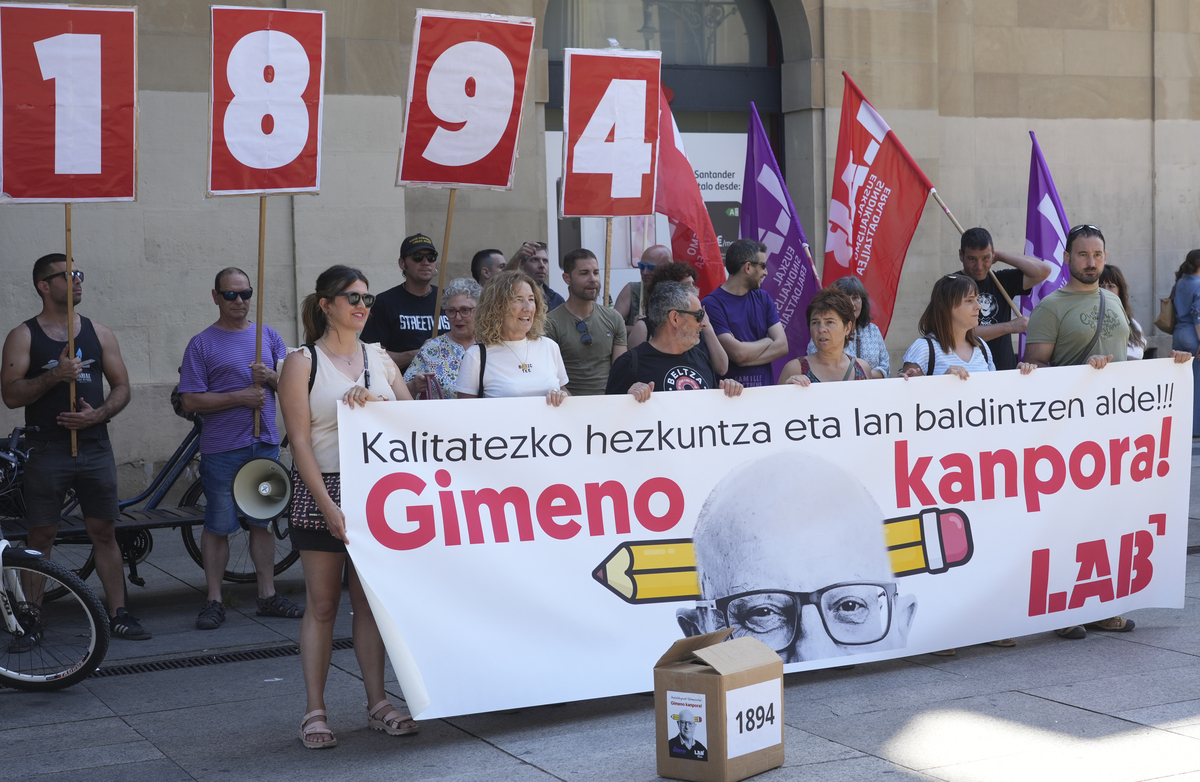 Hezkuntza komunitateko kideen 1.900 sinadura bildu ditu LABek Gimenoren ...